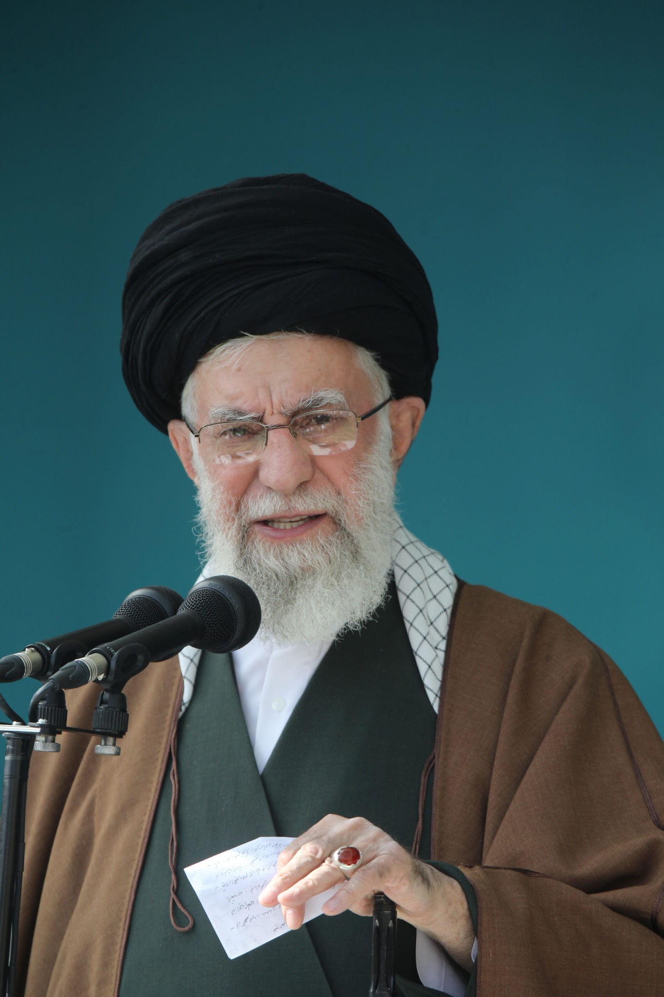 Khamenei Declares: "The War Begins" — Regional Tensions Rise